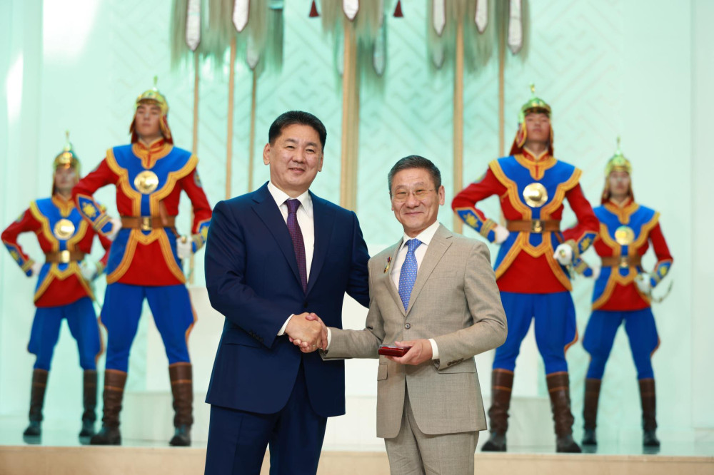 Ариг банкны гүйцэтгэх захирал Осордэлэгийн Хүрэлбаатар Монгол Улсын Гавьяат эдийн засагч боллоо