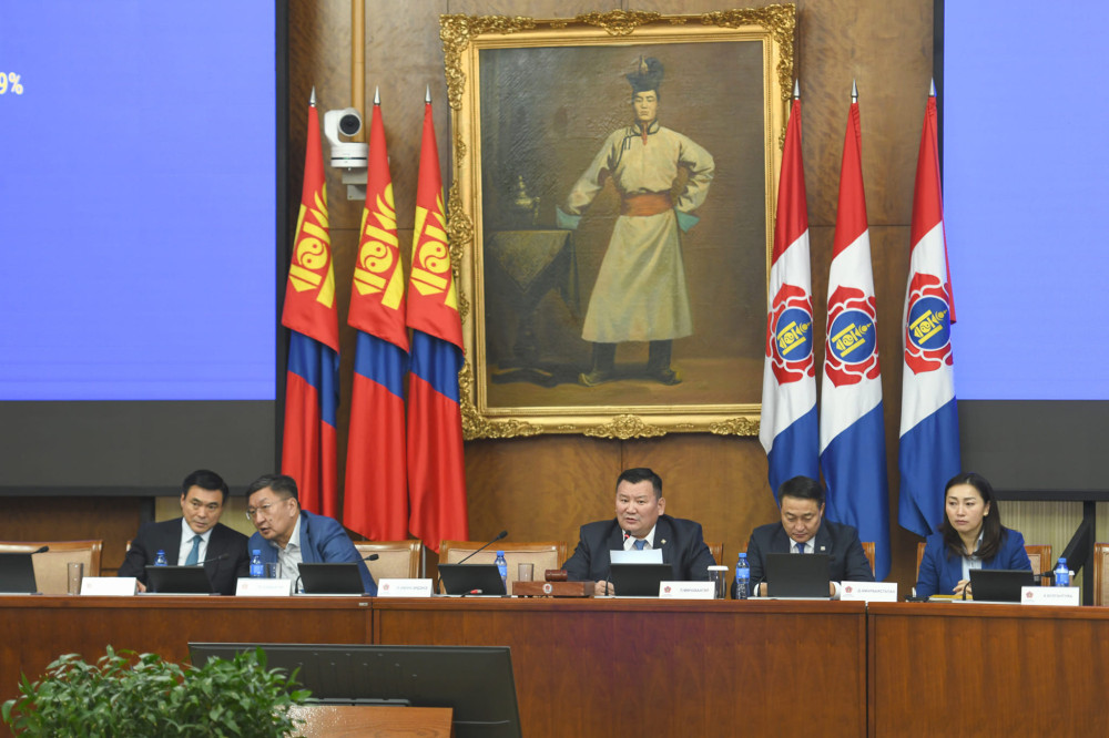 МАН Хүүхдийн мөнгө тэтгэвэр цалинг хөндөхгүйгээр алдагдалгүй төсөв