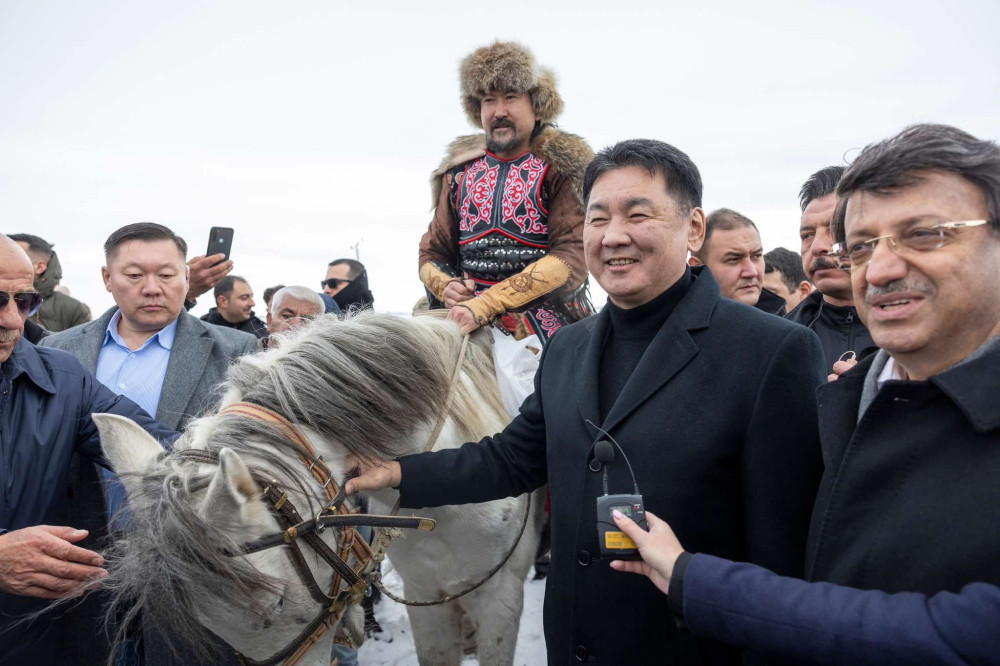 760 жилийн түүхтэй Ил хан Хүлэгүгийн зуны ордны туурийн талбайд ...