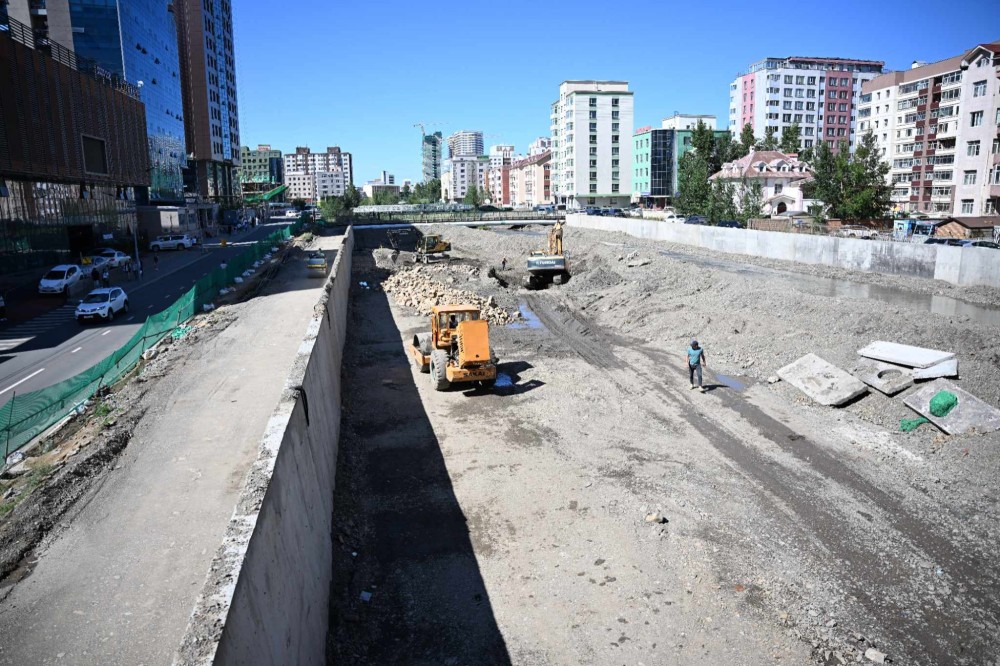 Сэлбэ голын үерийн хамгаалалтын түшиц хана барих ажлыг ирэх сарын 20-нд ...