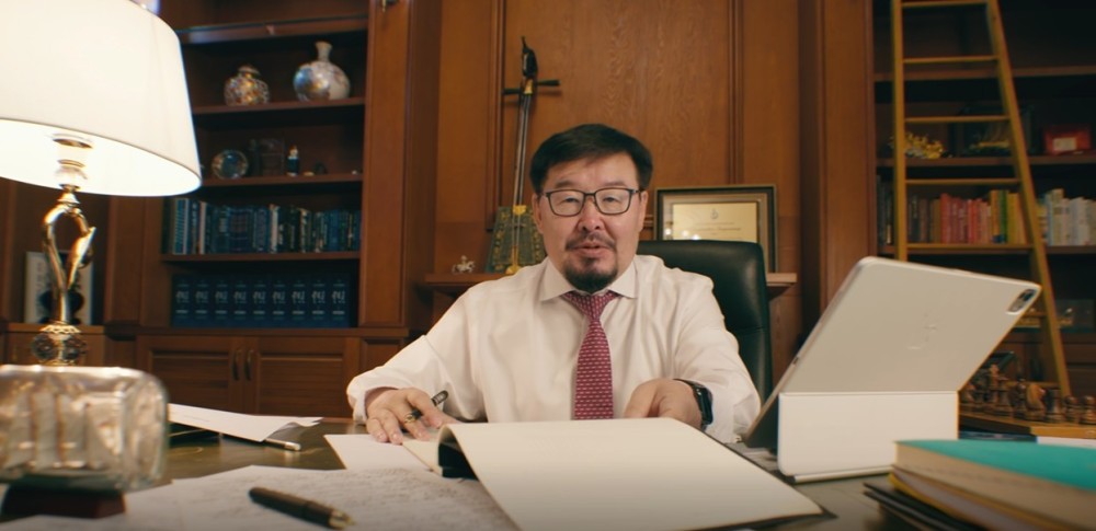 Г Занданшатар Эрхэм дүү чамд баяр хүргэж энэхүү захидлыг бичиж байна