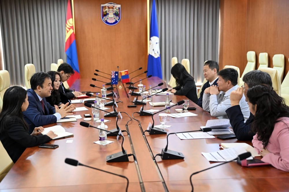 Mayor Kh.Nyambaatar meets Australian Ambassador Leo Zeng